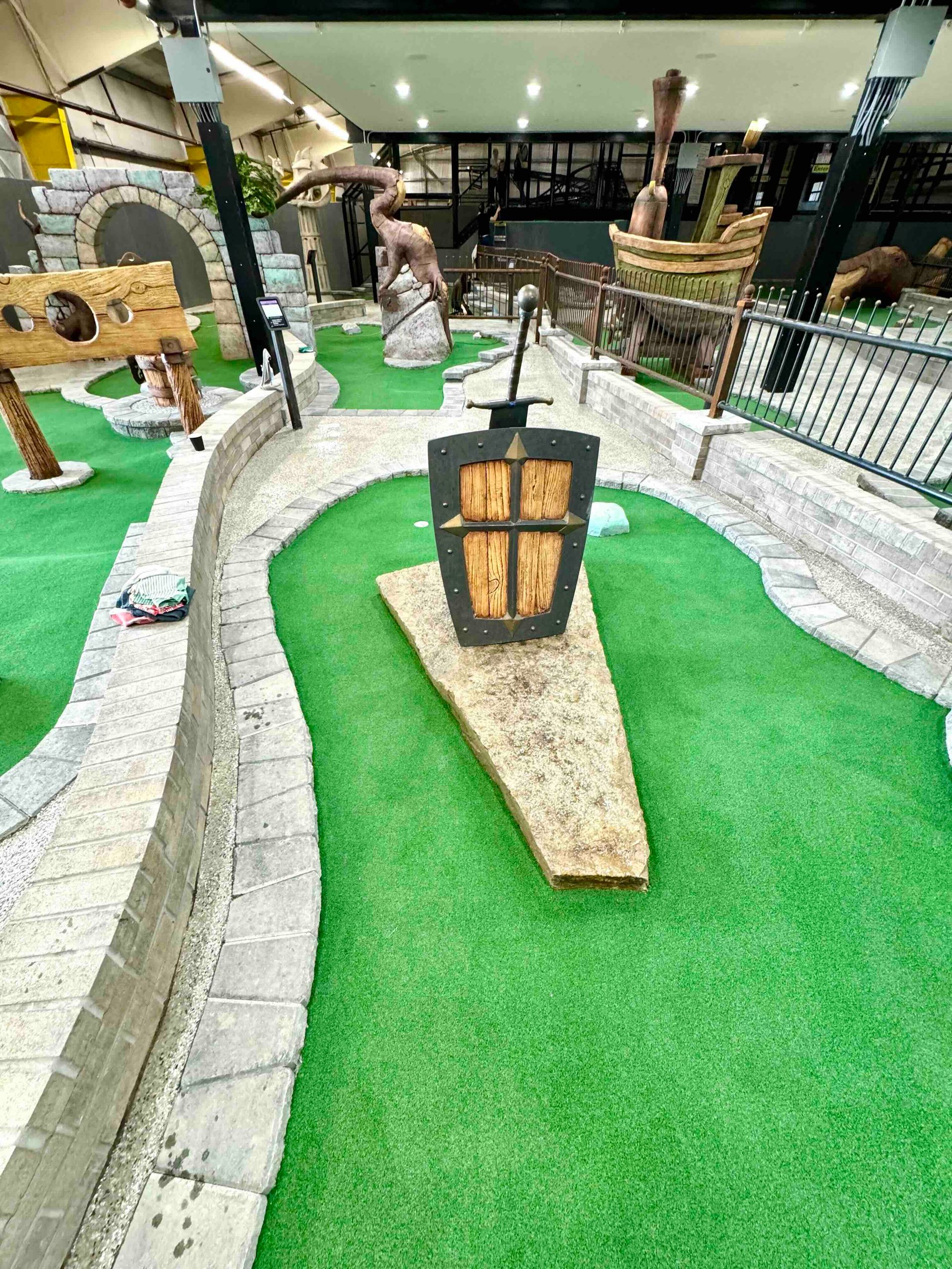 NEB's Fun World | Mini Golf