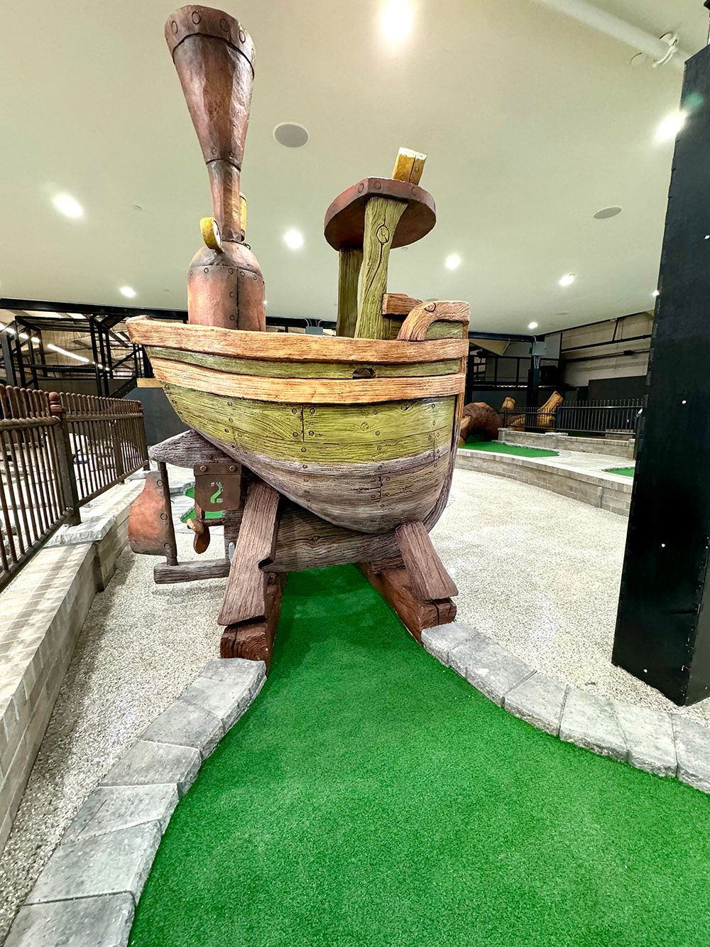NEB's Fun World | Mini Golf