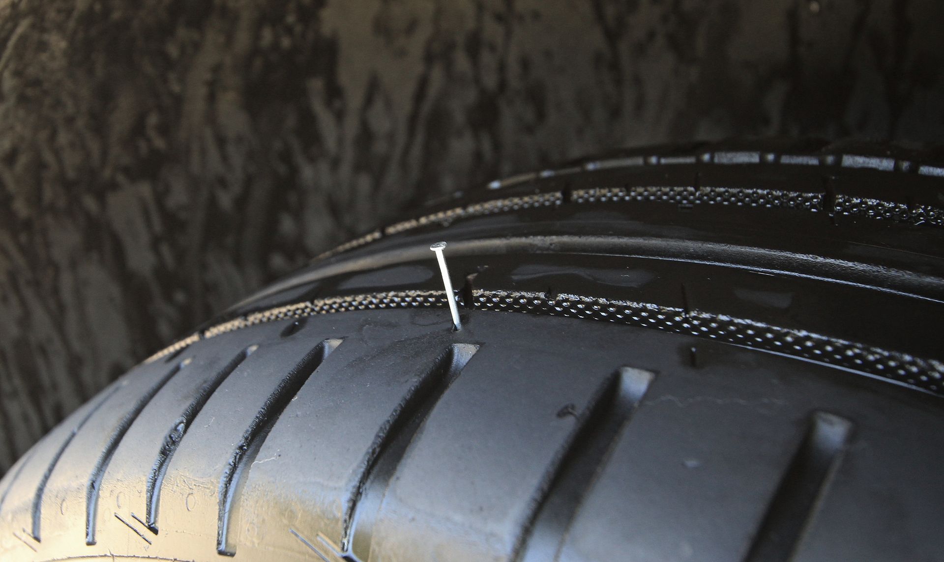 Roadside Ready: Murray's Towing Advice for Fixing a Flat Tire