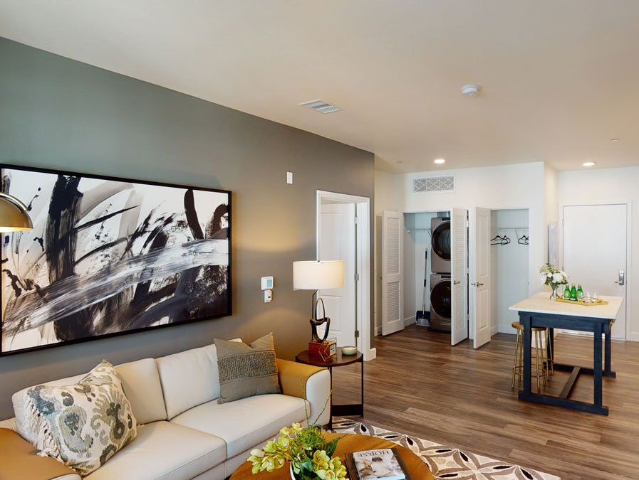 Gallery | Capitol Towers Apartment Homes