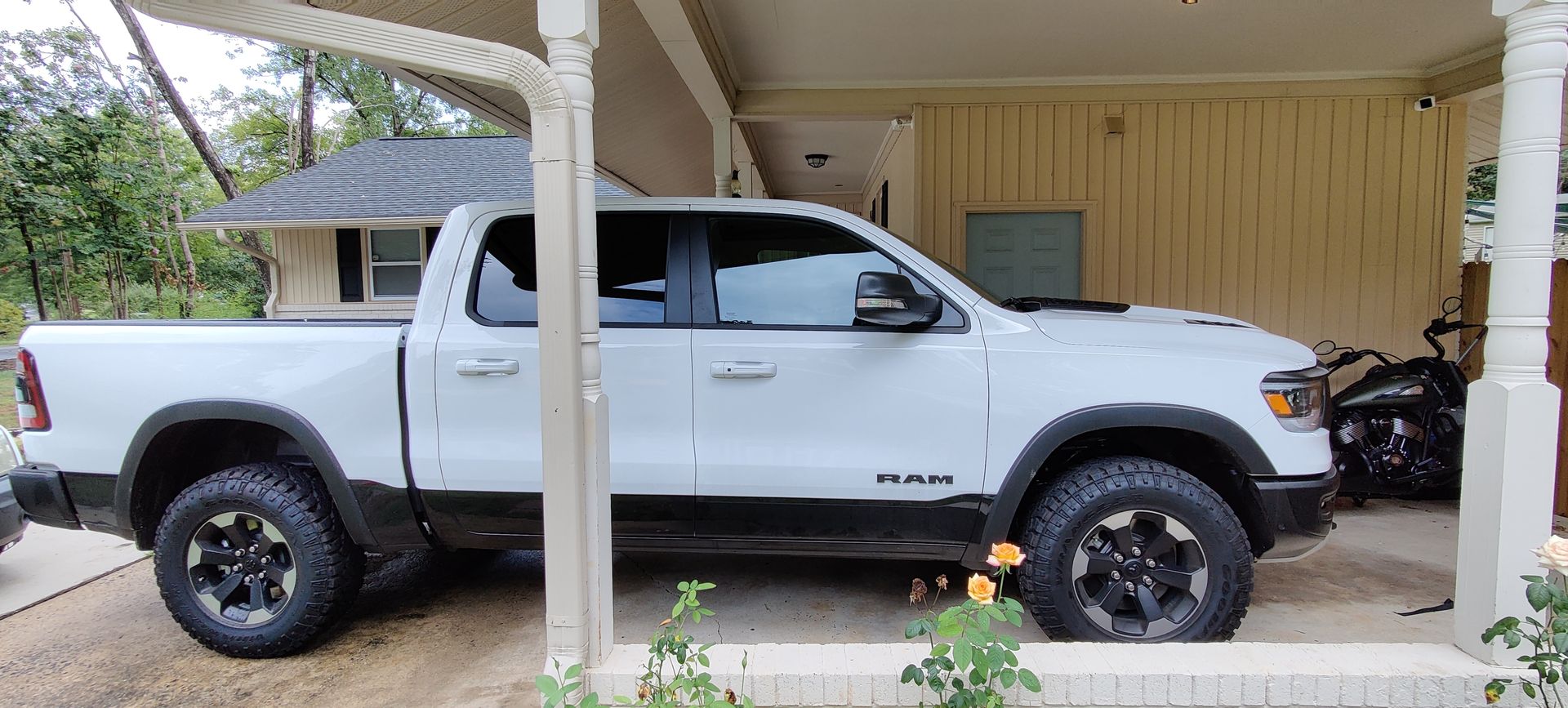 Dodge RAM Windshield Replacement: What You Need to Know
