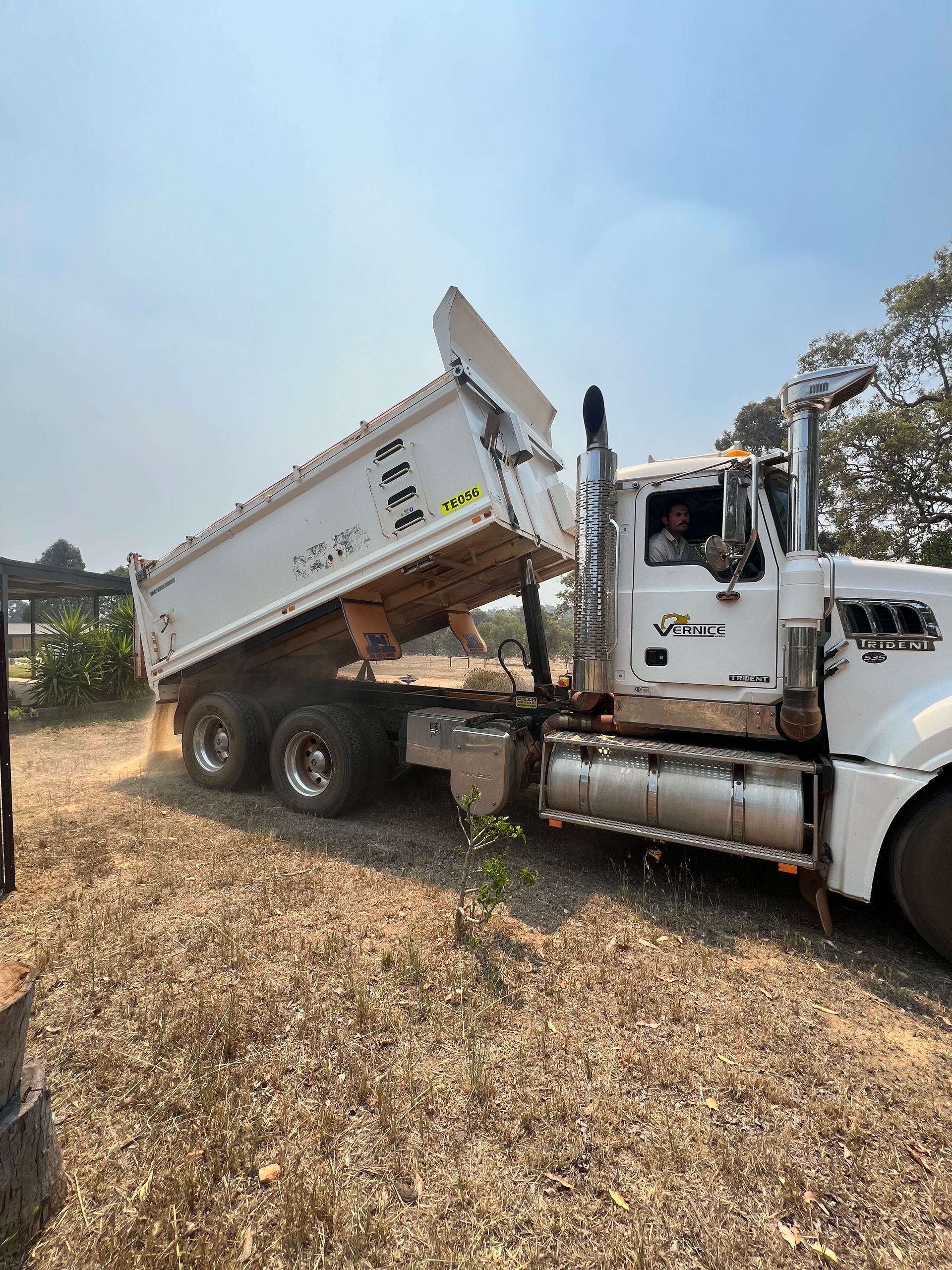 End tipper truck hire | Perth