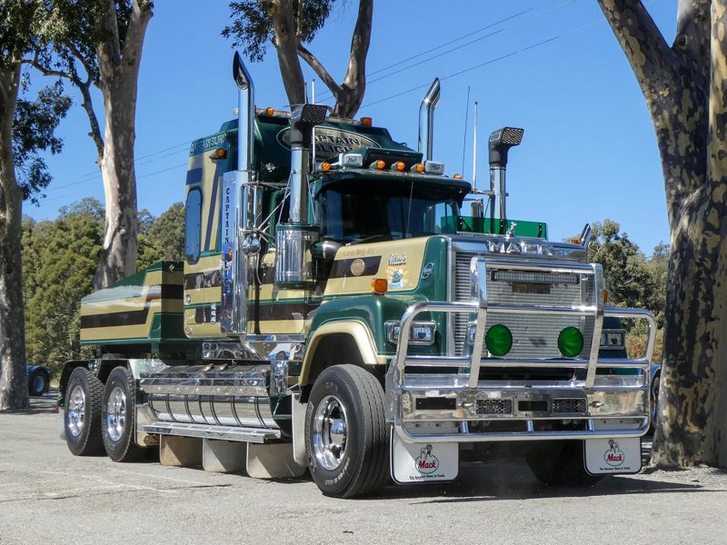 Mack Superliner Country & Western (1984) | Perth