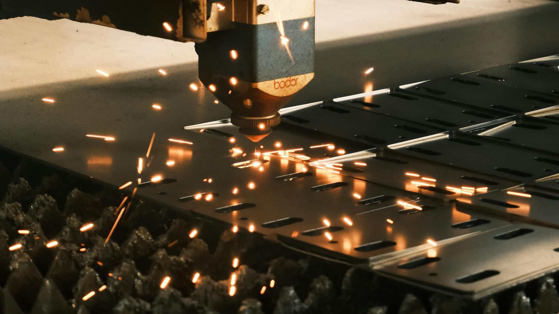 Stainless Steel Channel Letters: Guide to Finding the Perfect Supplier