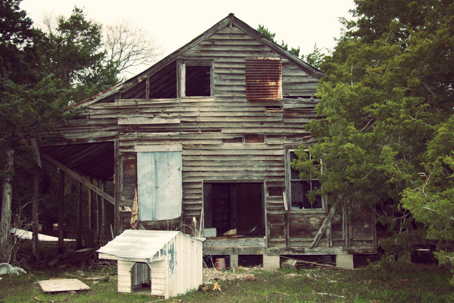 East Texas Hand-Hewn Log Cabin | Heritage Barns