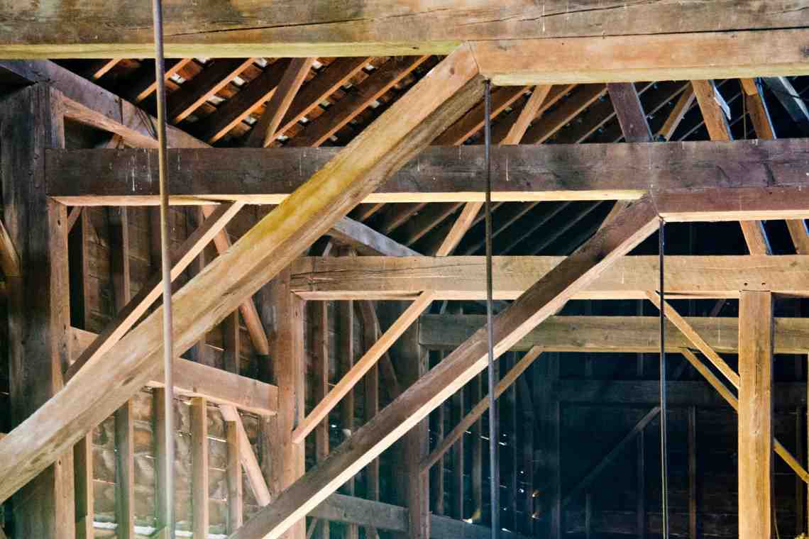 Wide Kendalia English Barn Event Venue | Heritage Barns