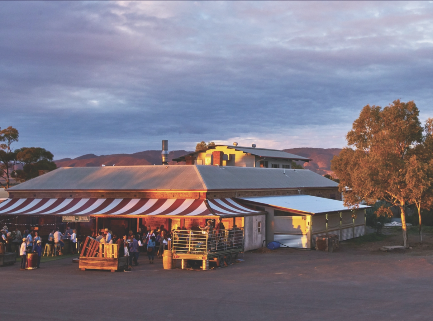 Prairie Hotel | South Australia's Favourite Pub in the Outback