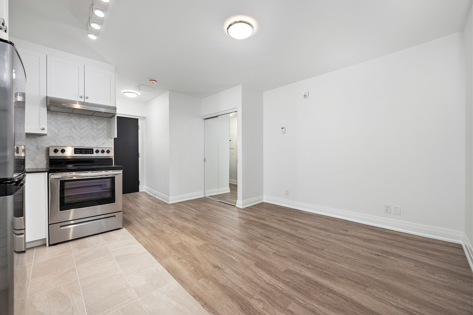 Gallery | View 2701 Eglinton Avenue