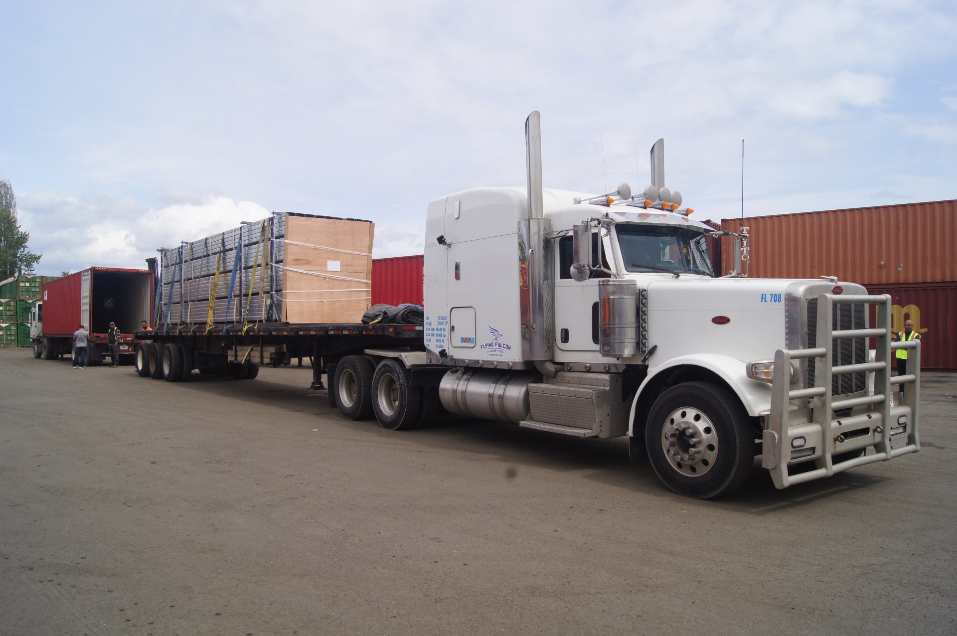 LONG-HAUL FLATBED TRANSPORT SERVICES flying falcon, Edmonton, Canada