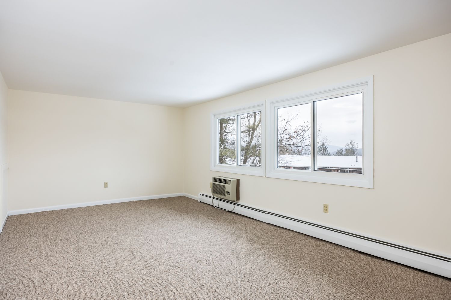 Wood Ridge Apartments, managed by Laral Management Apartments in ...