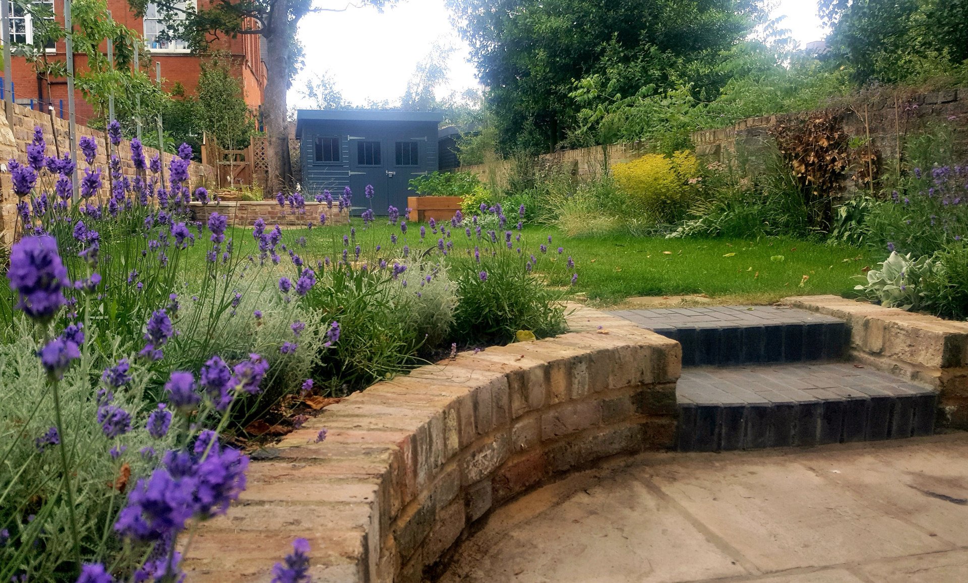 Curved Earth | Private Garden Design Portfolio