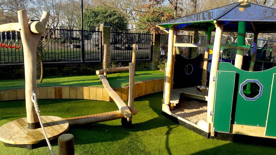 Curved Earth | Natural Playgrounds London