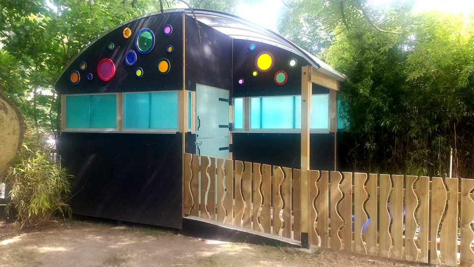 Curved Earth | Outdoor Learning Spaces London