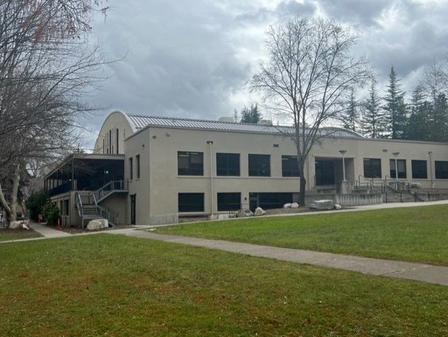 Henris Roofing and Supply