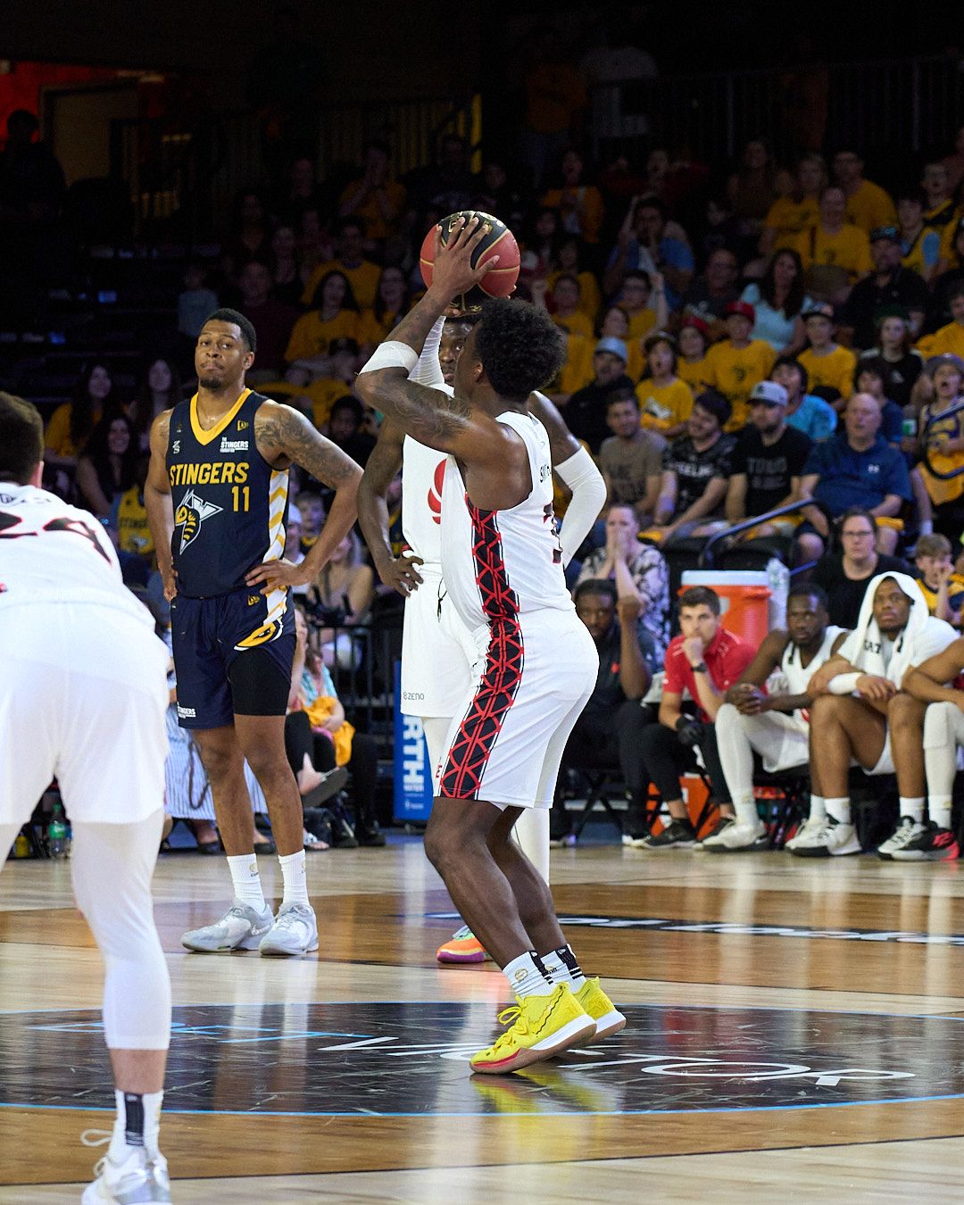 CALGARY SURGE DROP EDMONTON STINGERS 82-81 IN RECORD-SETTING COMEBACK WIN