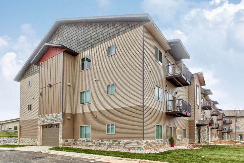 Crest View Village | Upscale Living for an Active Lifestyle