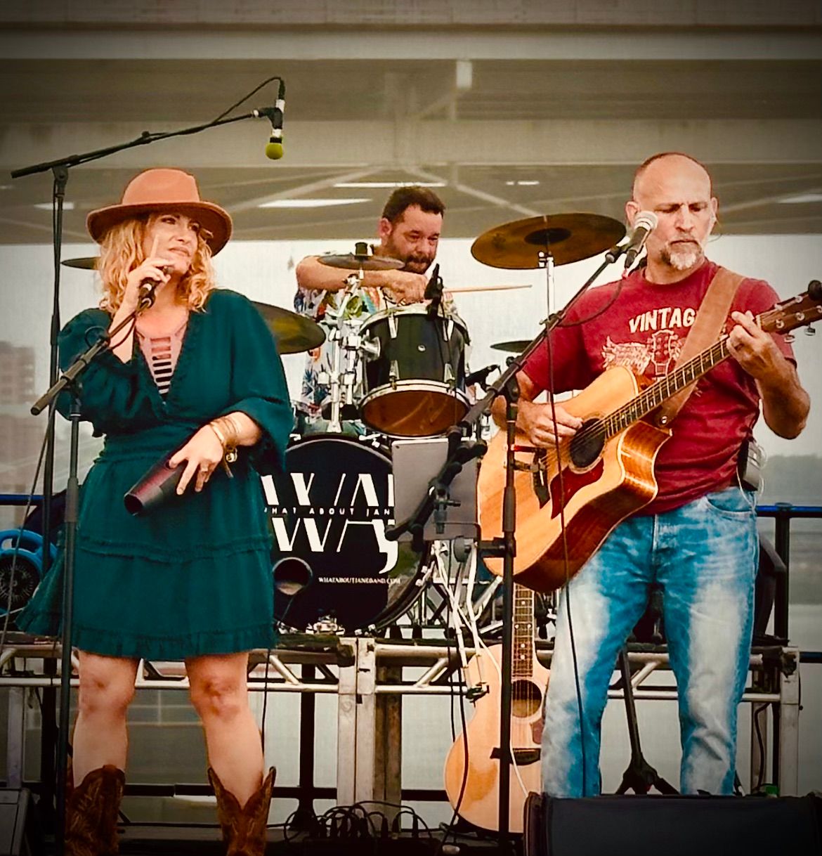 Vocal harmonies with an 60's twist | What About Jane Band