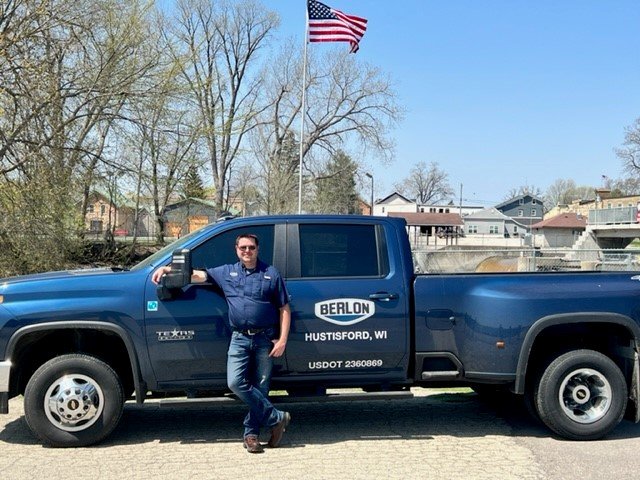 Skid Steer Buckets, Attachments Manufacturer Berlon - Sales Team