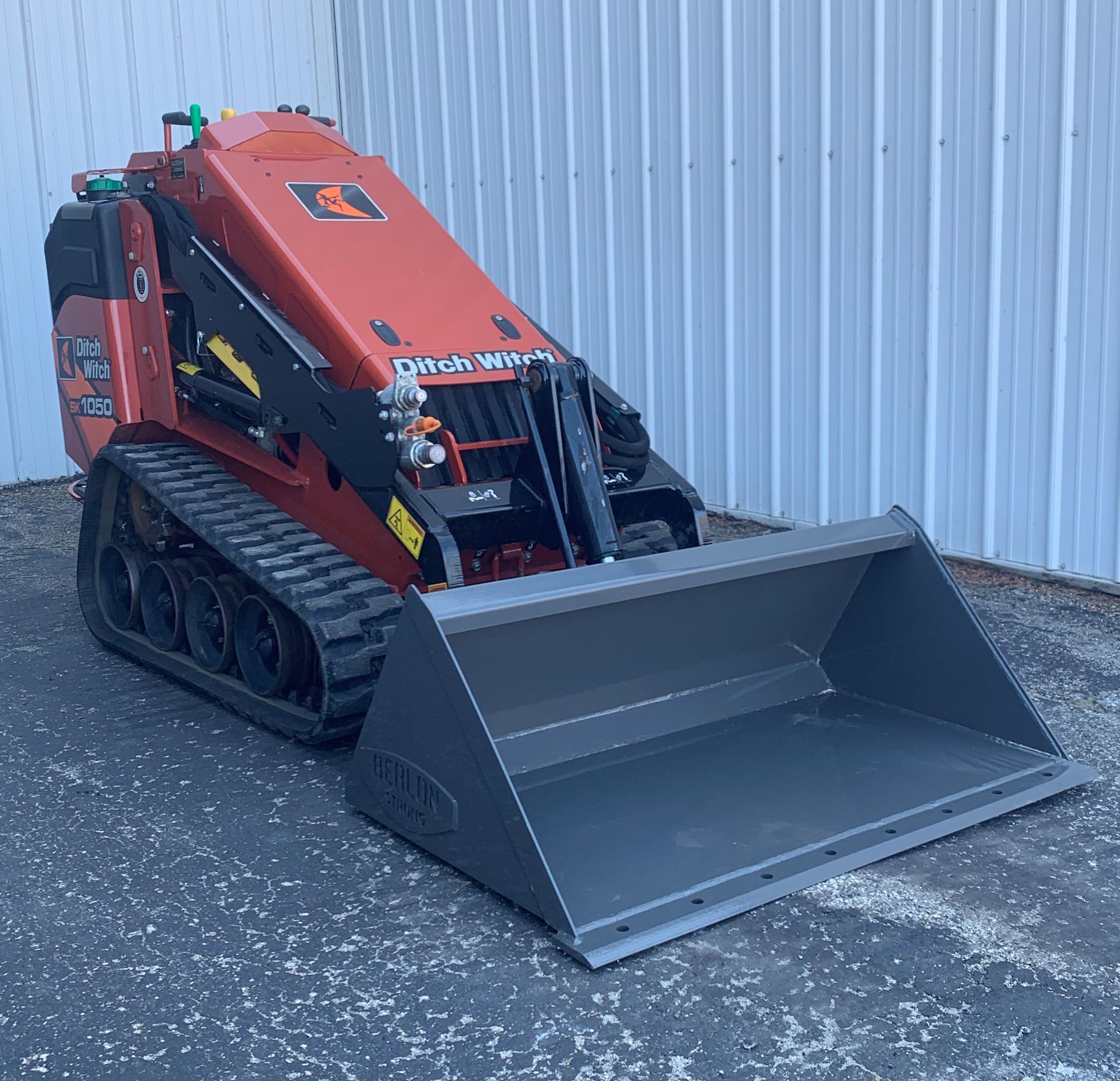 Mini Low Profile Bucket | Berlon Industries