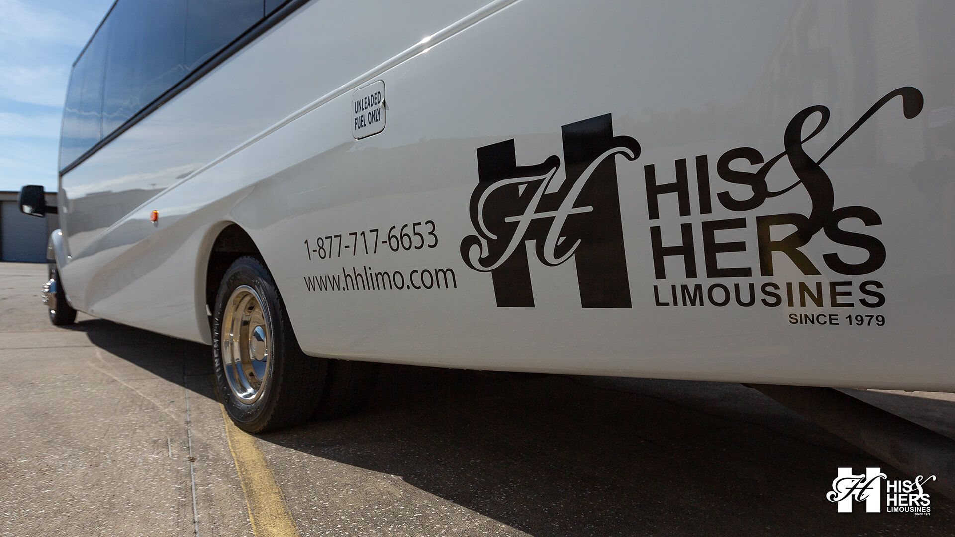 Tampa Fleet | 27 Passenger Executive Mini Bus | His & Hers Limousines