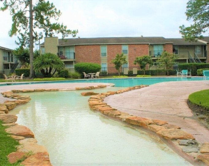 Serena Village 2 - 407 Greens Rd , Houston, TX 77060