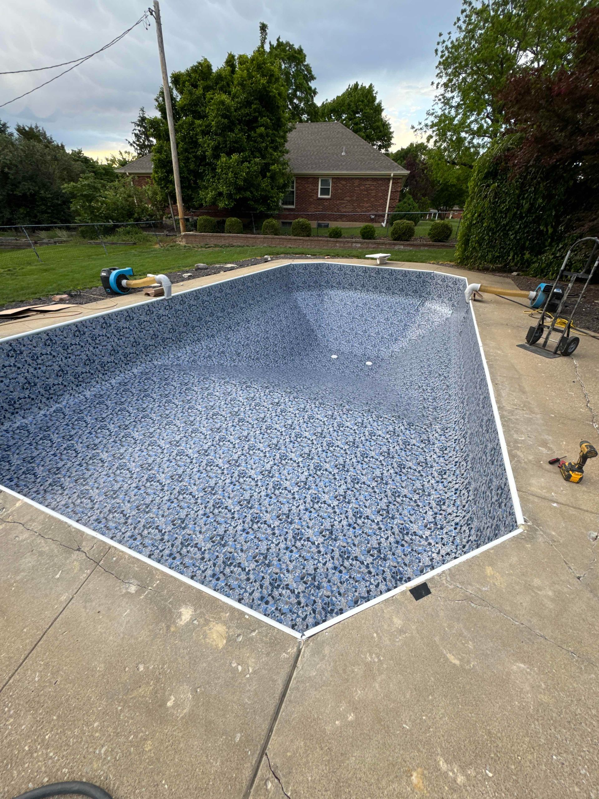 Choosing a Pool Liner