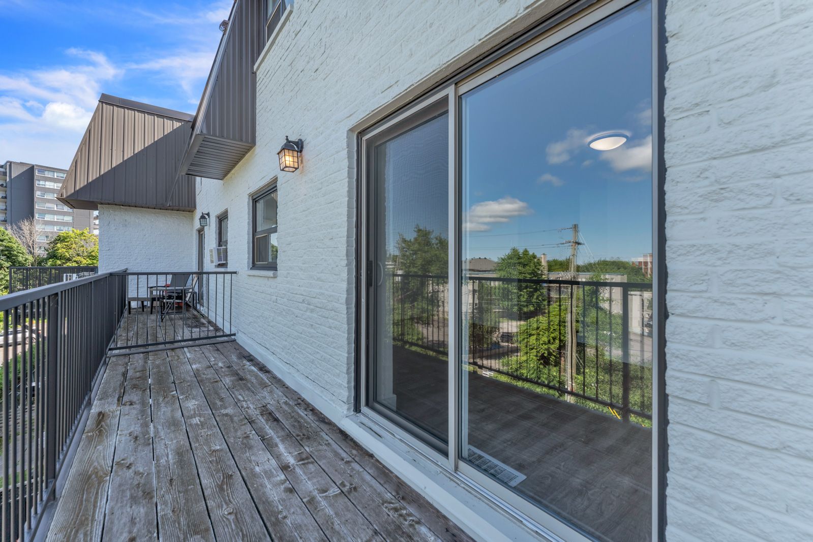 2 & 3 Bedroom Apartments | 181 Queen Mary