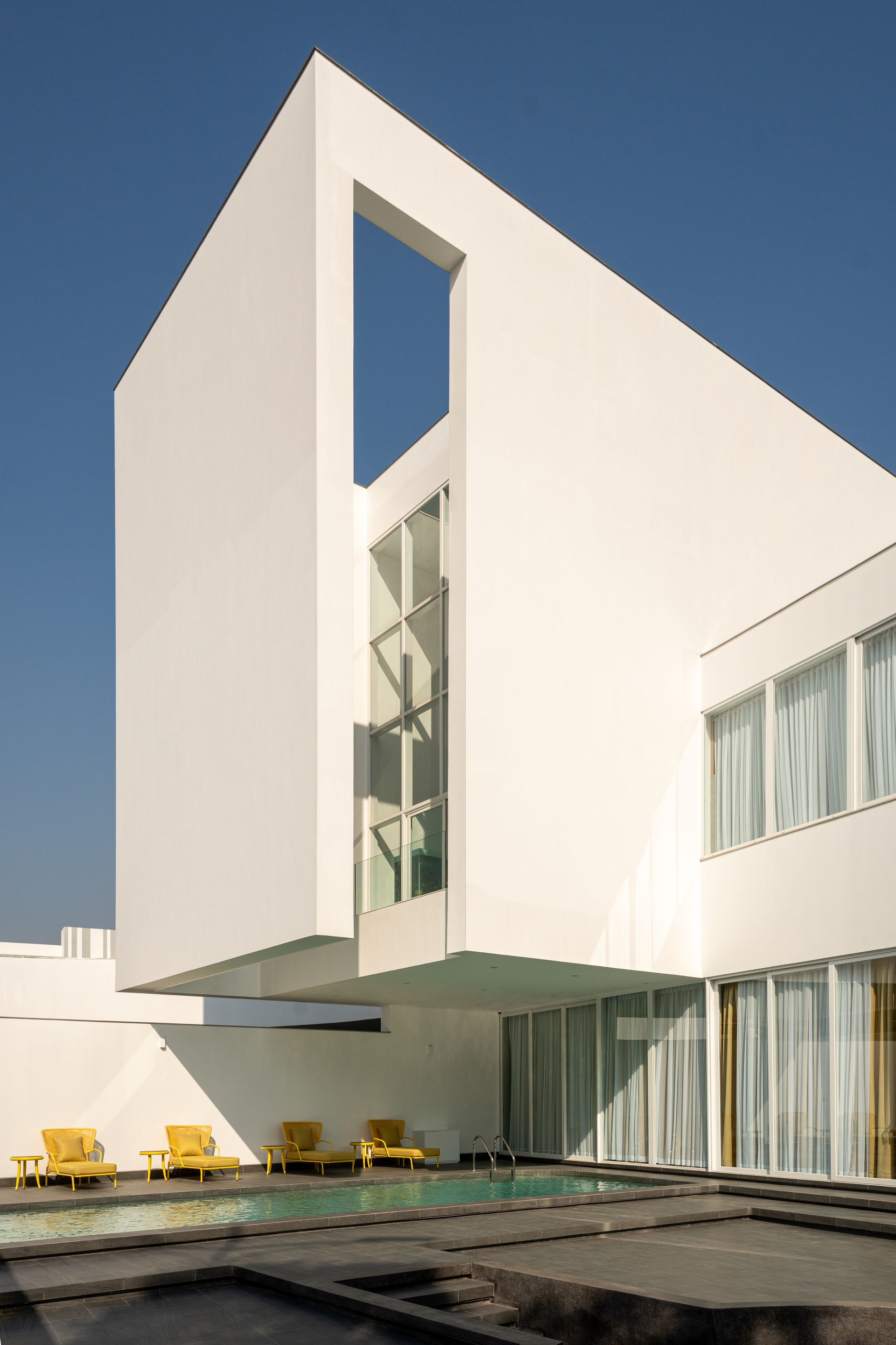 The Cube Villa: Archicam’s Masterpiece in Luxury Architecture