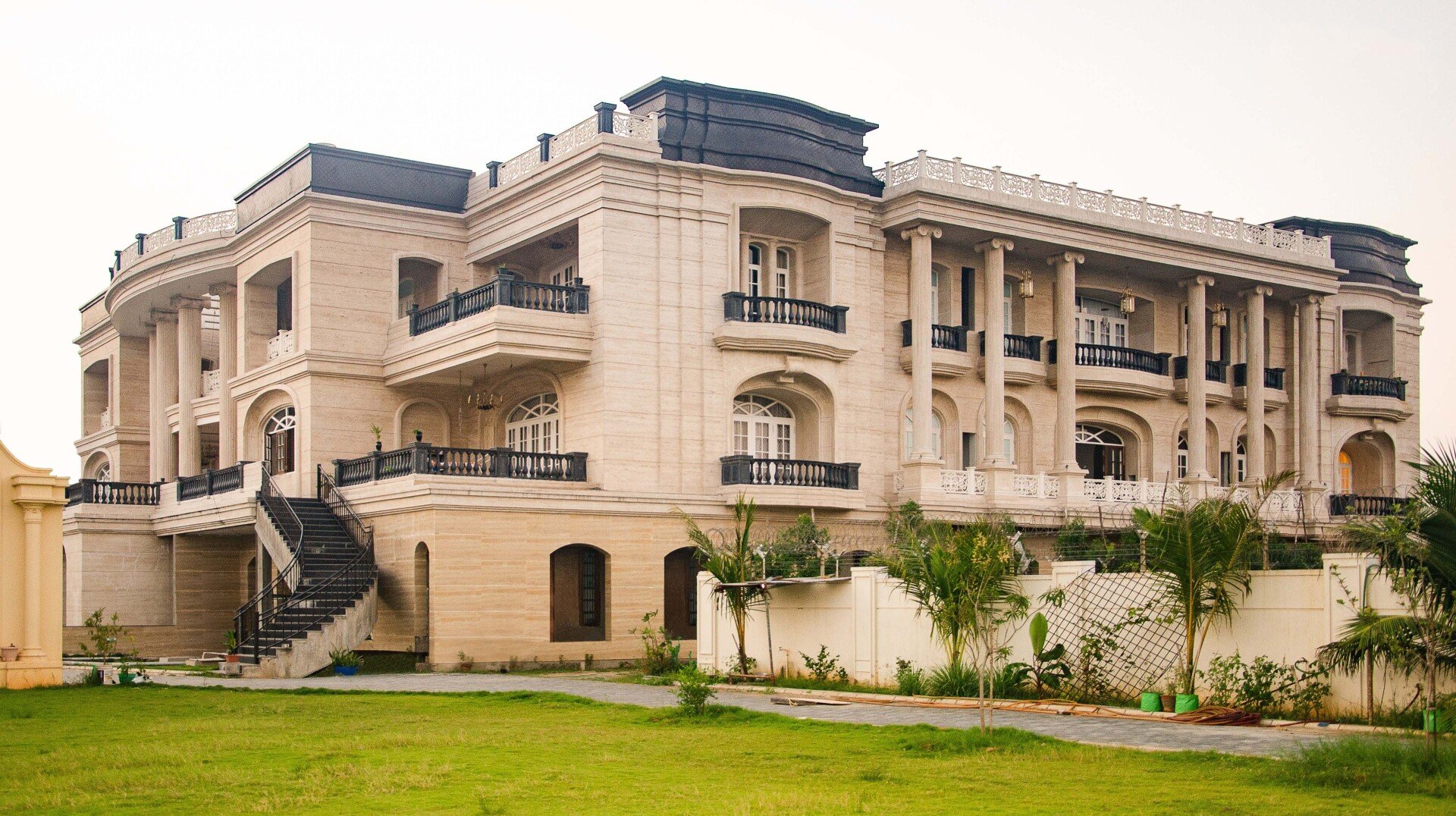 SIS Bungalow: A Visit to the European Classical Style of Architecture