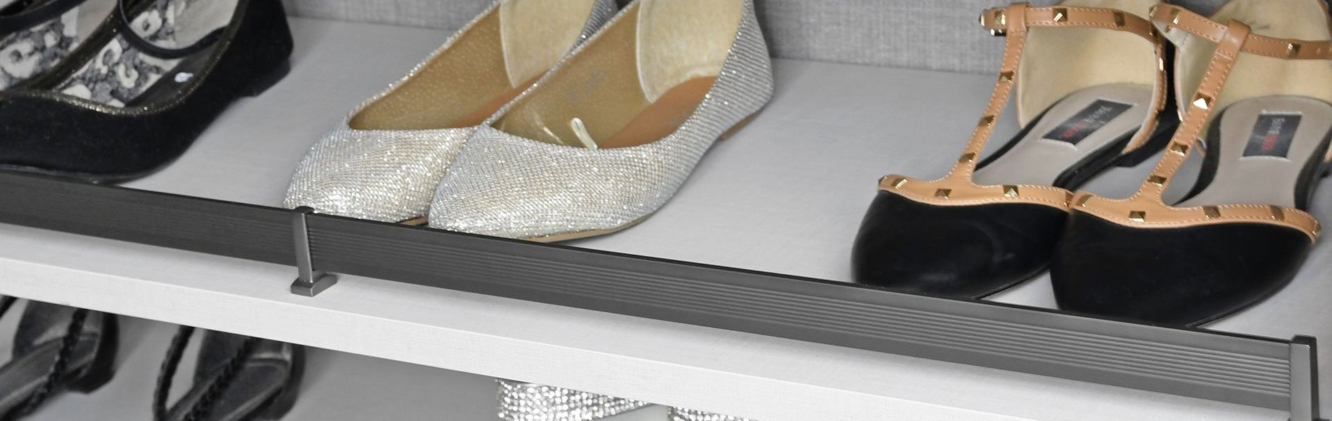 Tackle Wardrobe Clutter Effectively With Closet Organizers