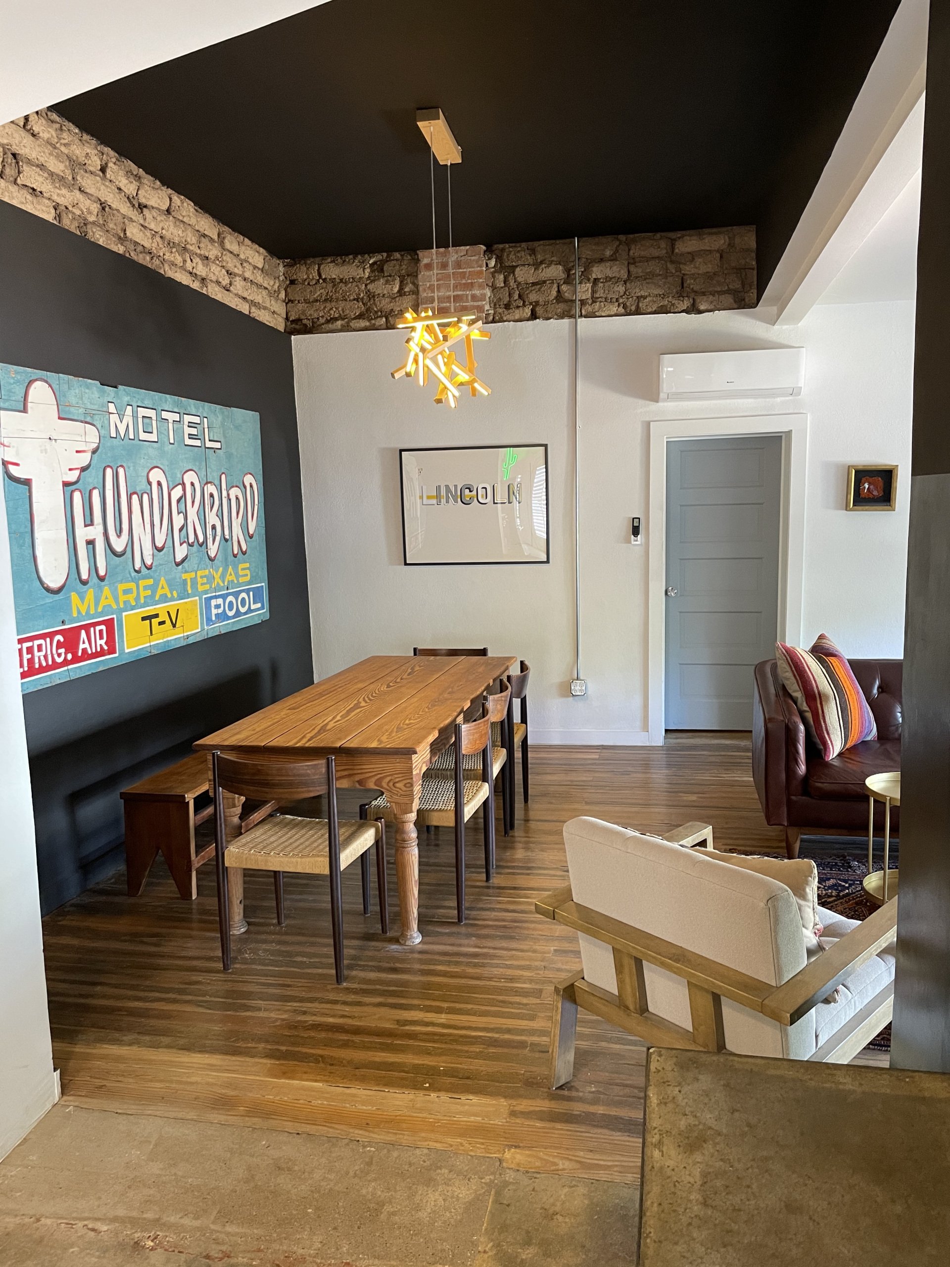 The Lincoln Marfa : Rooms