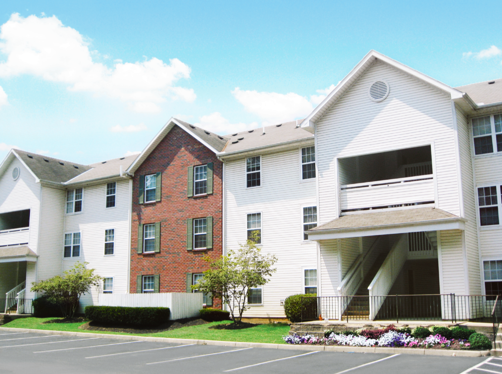 Forest Brooke Apartments | Riverfront Community