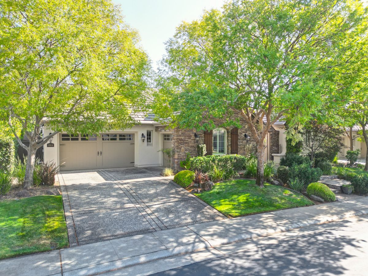 1864 Eagle Glen Drive | The Bishop Real Estate Group
