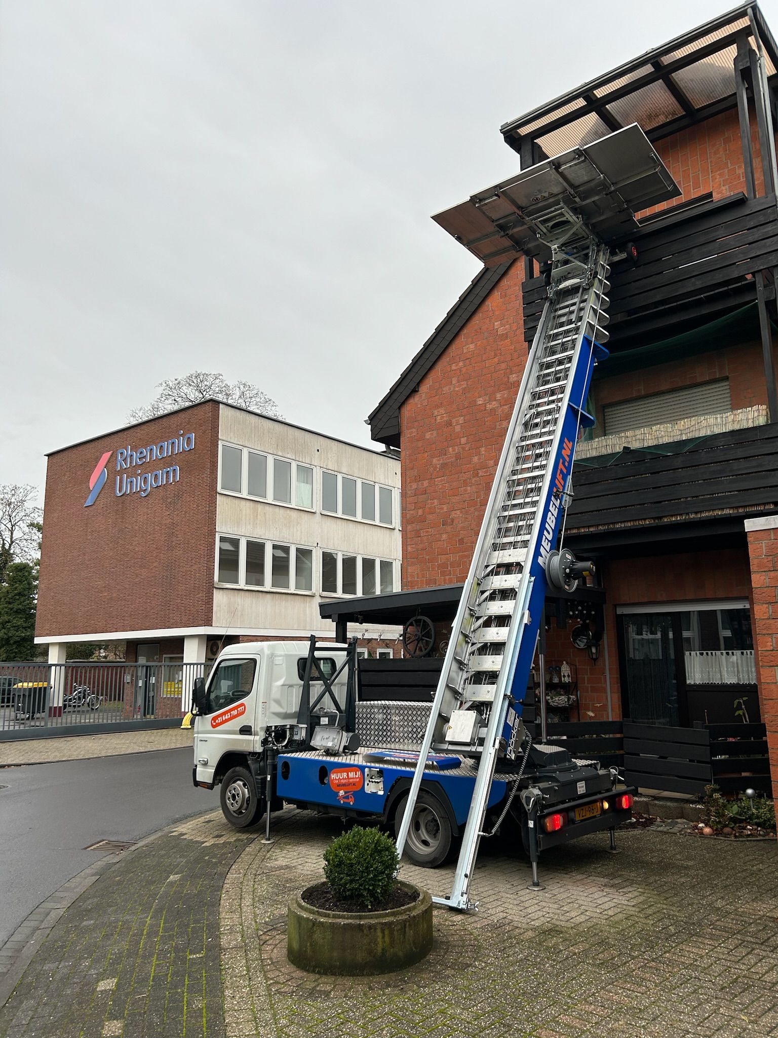 Rent a moving lift from Lift-Express.nl