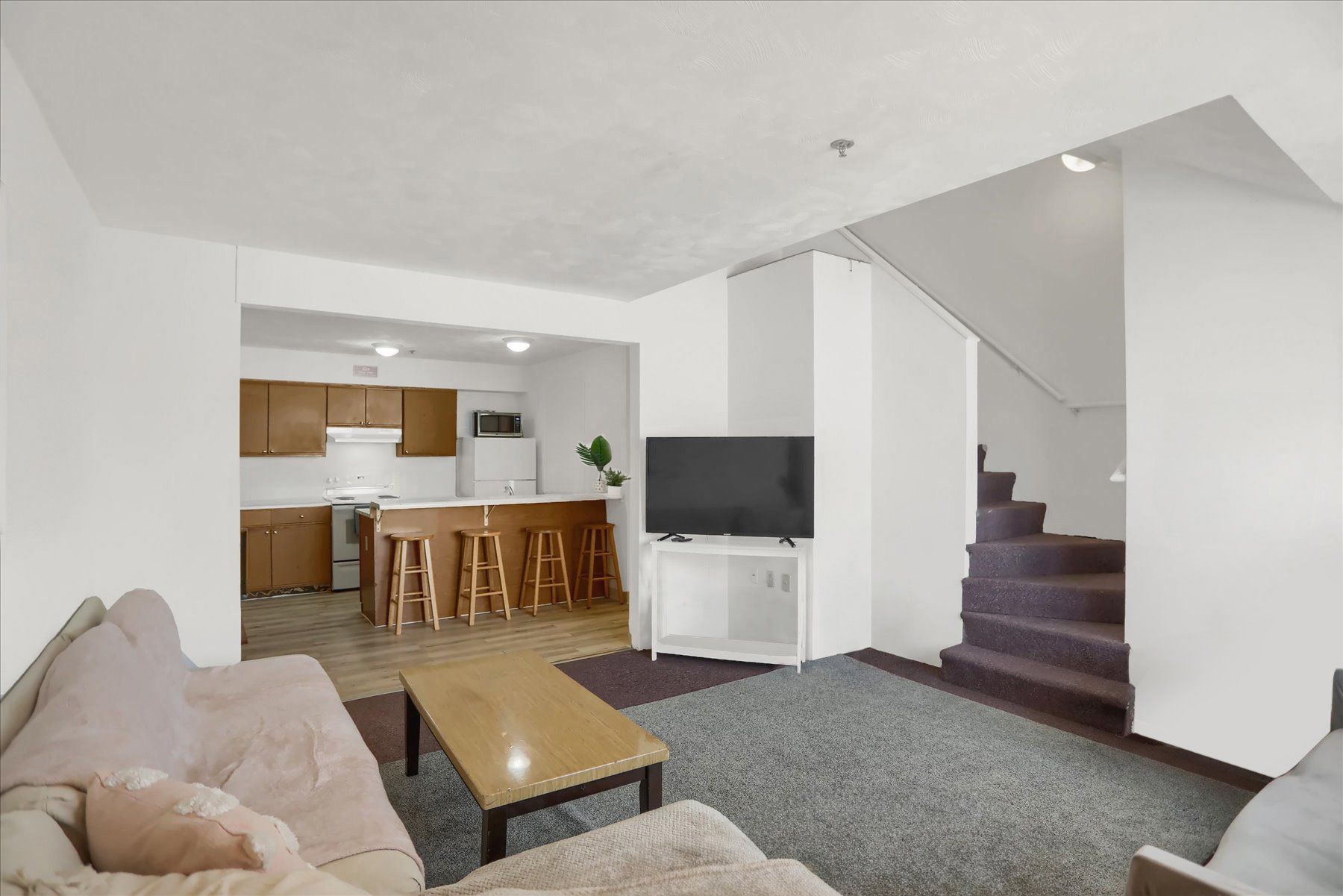 Cedar Lofts East – 711 E. Beaver Ave. - Apartments