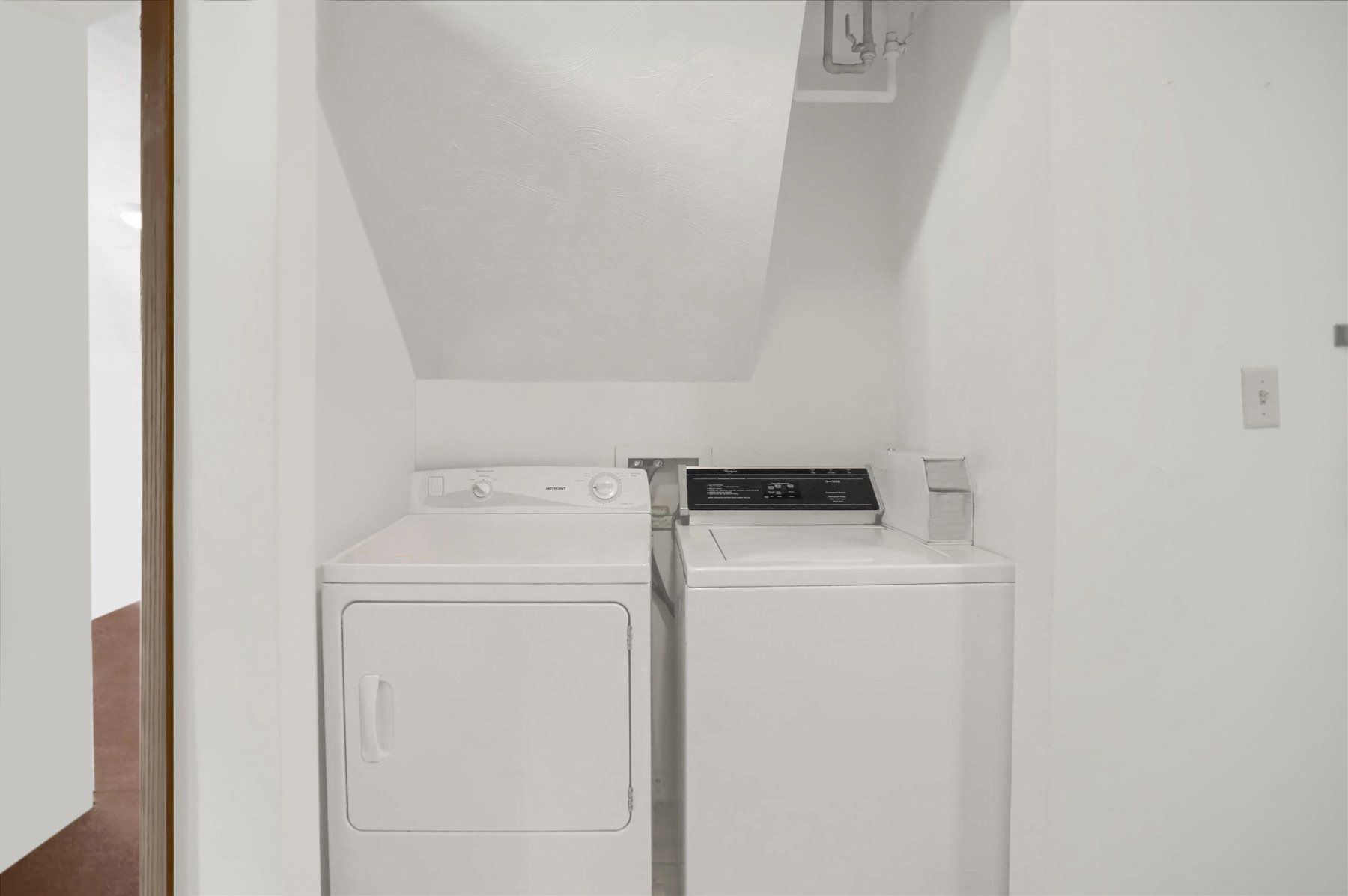 Cedar Lofts East – 711 E. Beaver Ave. - Apartments