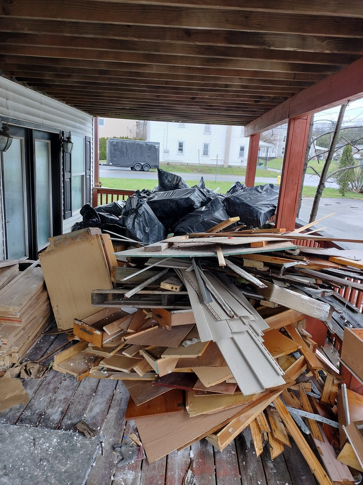 Construction Debris | TOTAL HAULING Junk Removal