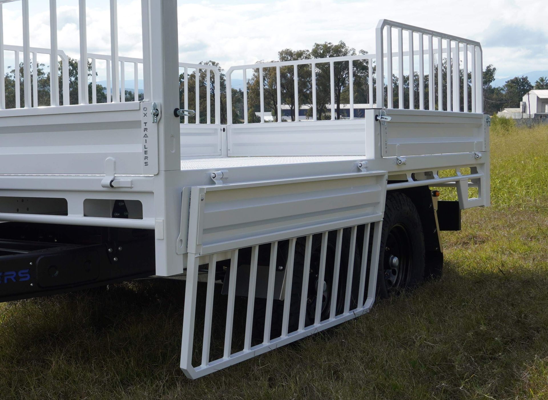 Accessories and Options for Ox Trailers. Heavy Duty accessories.