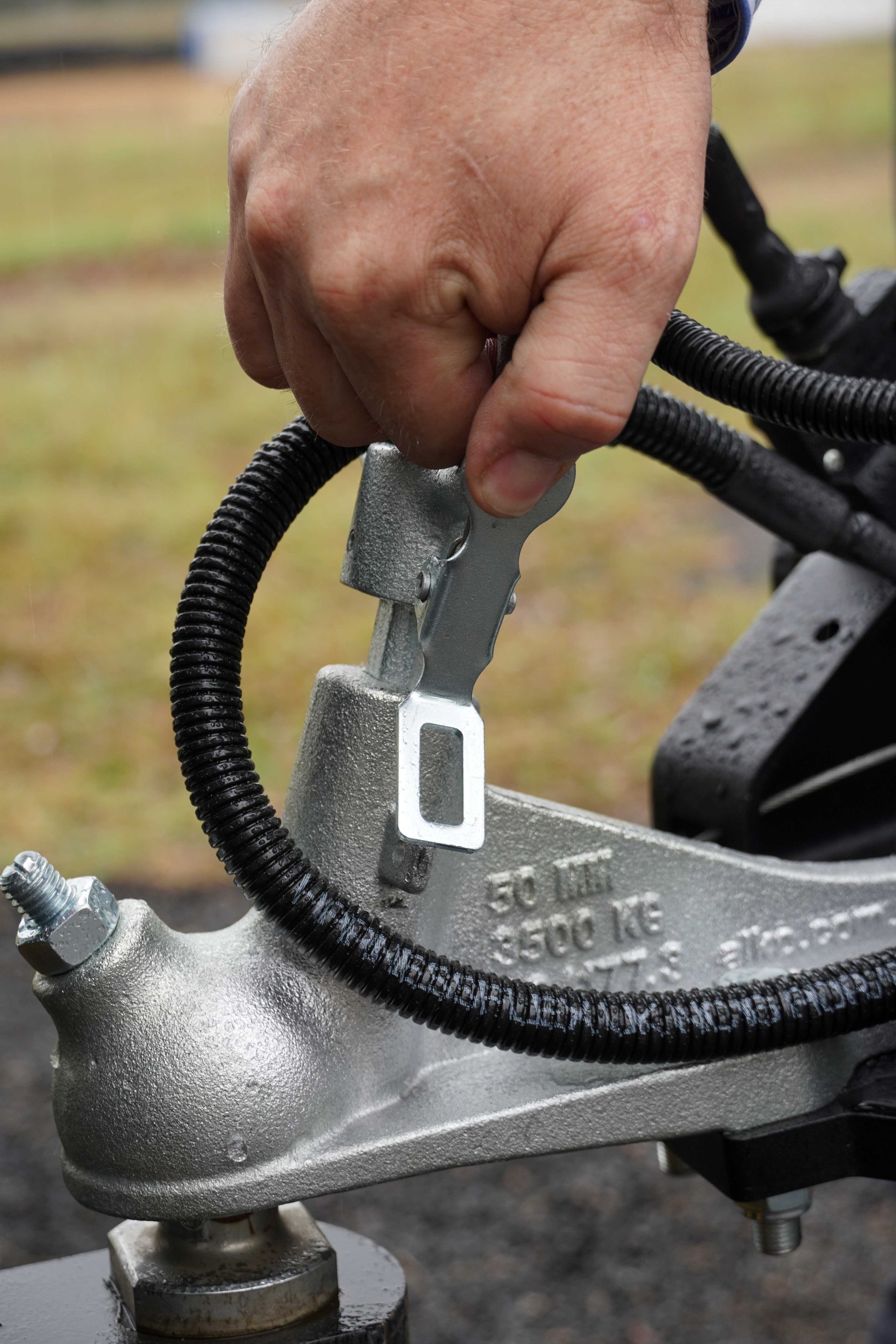 Learn how to safely hitch your trailer (with images)