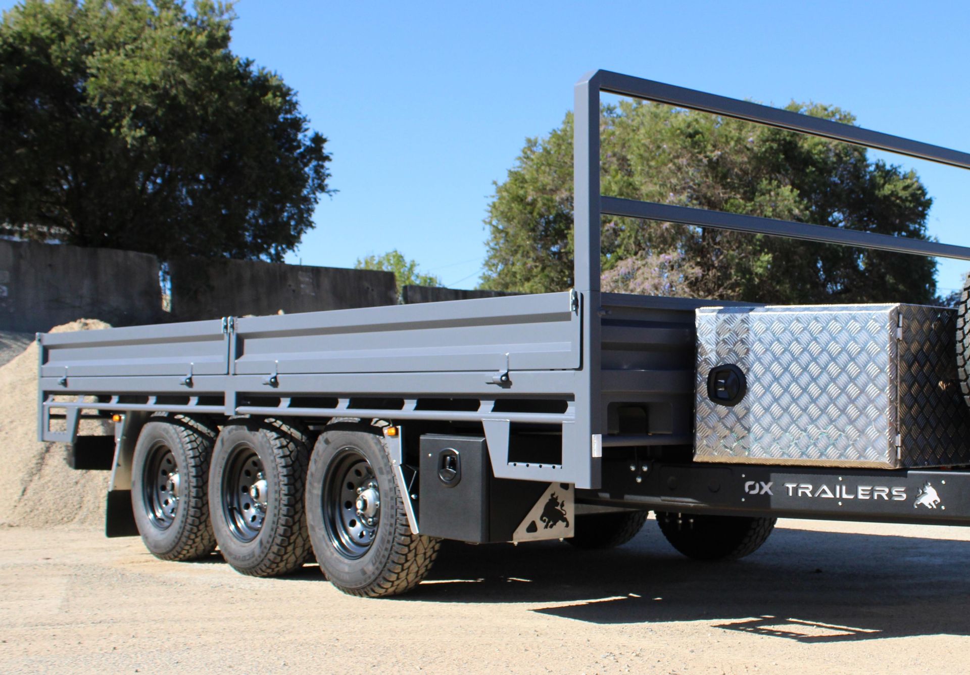 Accessories and Options for Ox Trailers. Heavy Duty accessories.