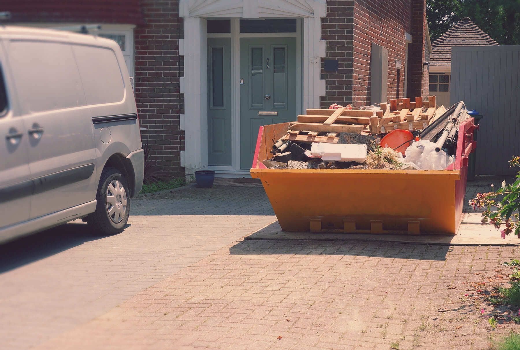 Saxon Skips | Budget Skip Hire in Bedfordshire
