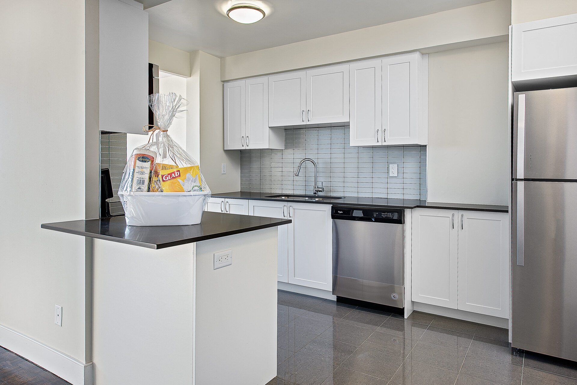 Building & Amenities Photos