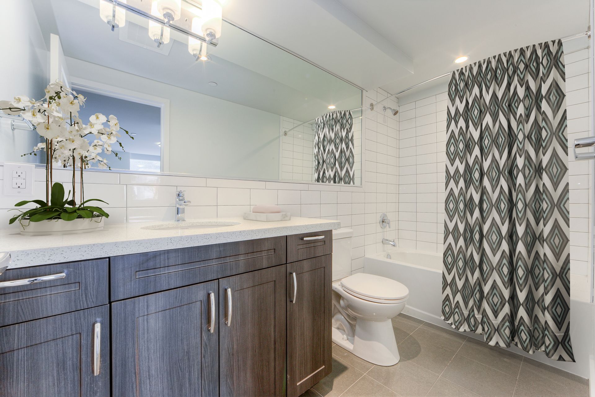 Building & Amenities Photos