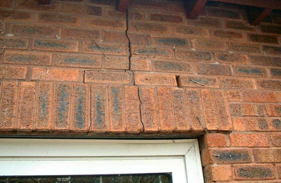 Signs of Lintel Failure During Freezing Conditions | Chicago