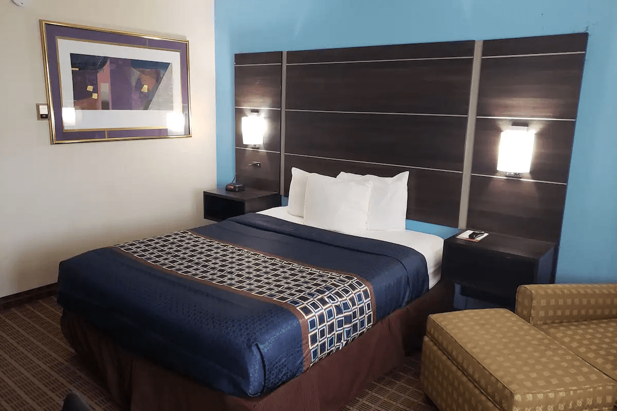 Gallery of our Stillwater Inn & Suites Hotel near Downtown