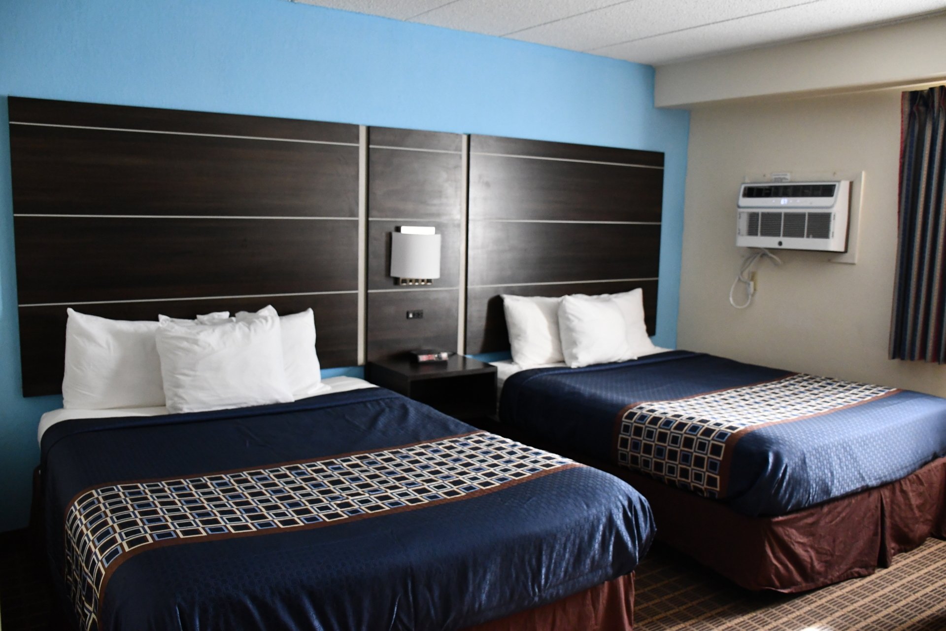 Gallery of our Stillwater Inn & Suites Hotel near Downtown