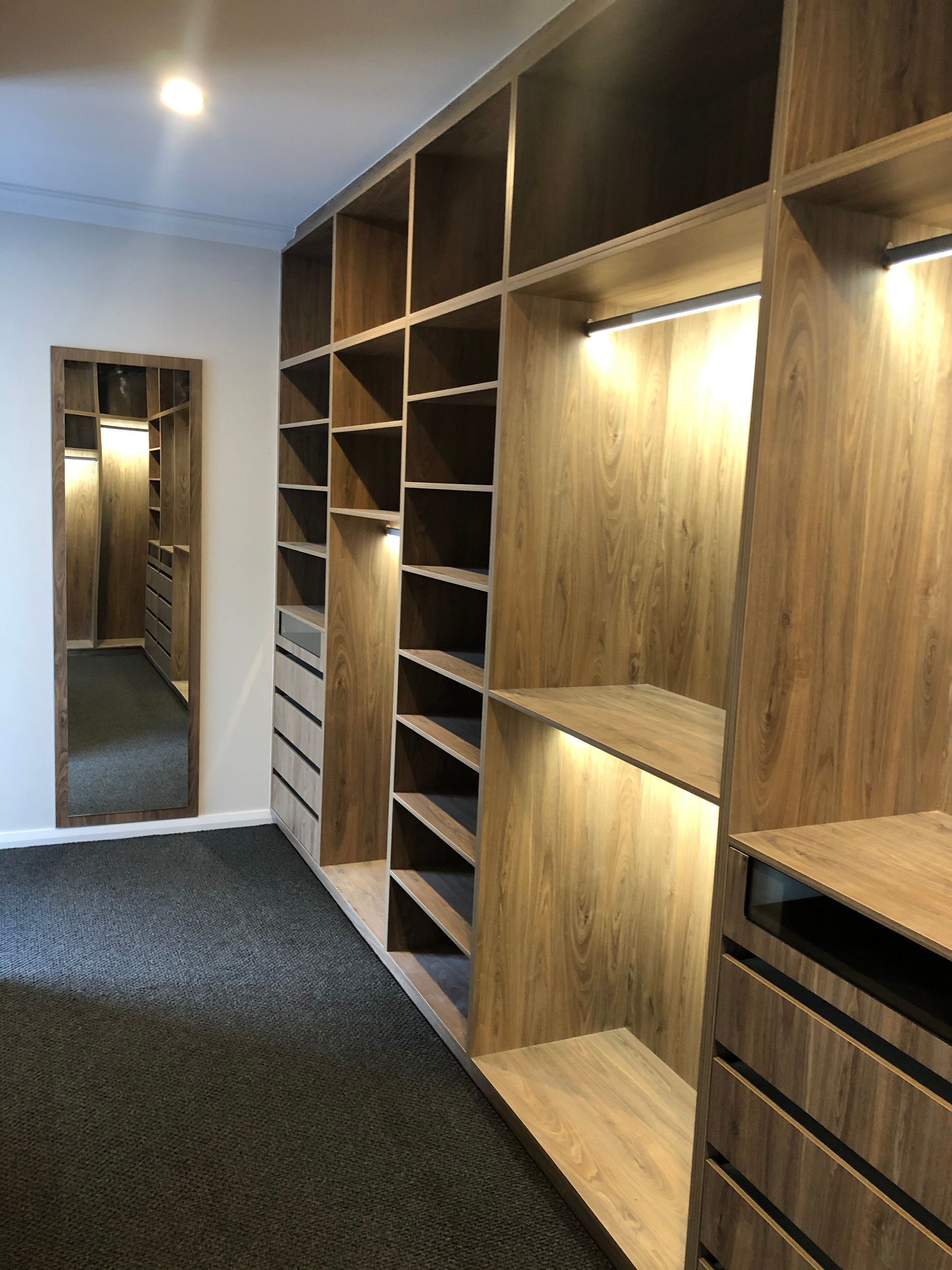 Walk-In Wardrobes & Walk In Robe Fit Outs Perth | Uzit