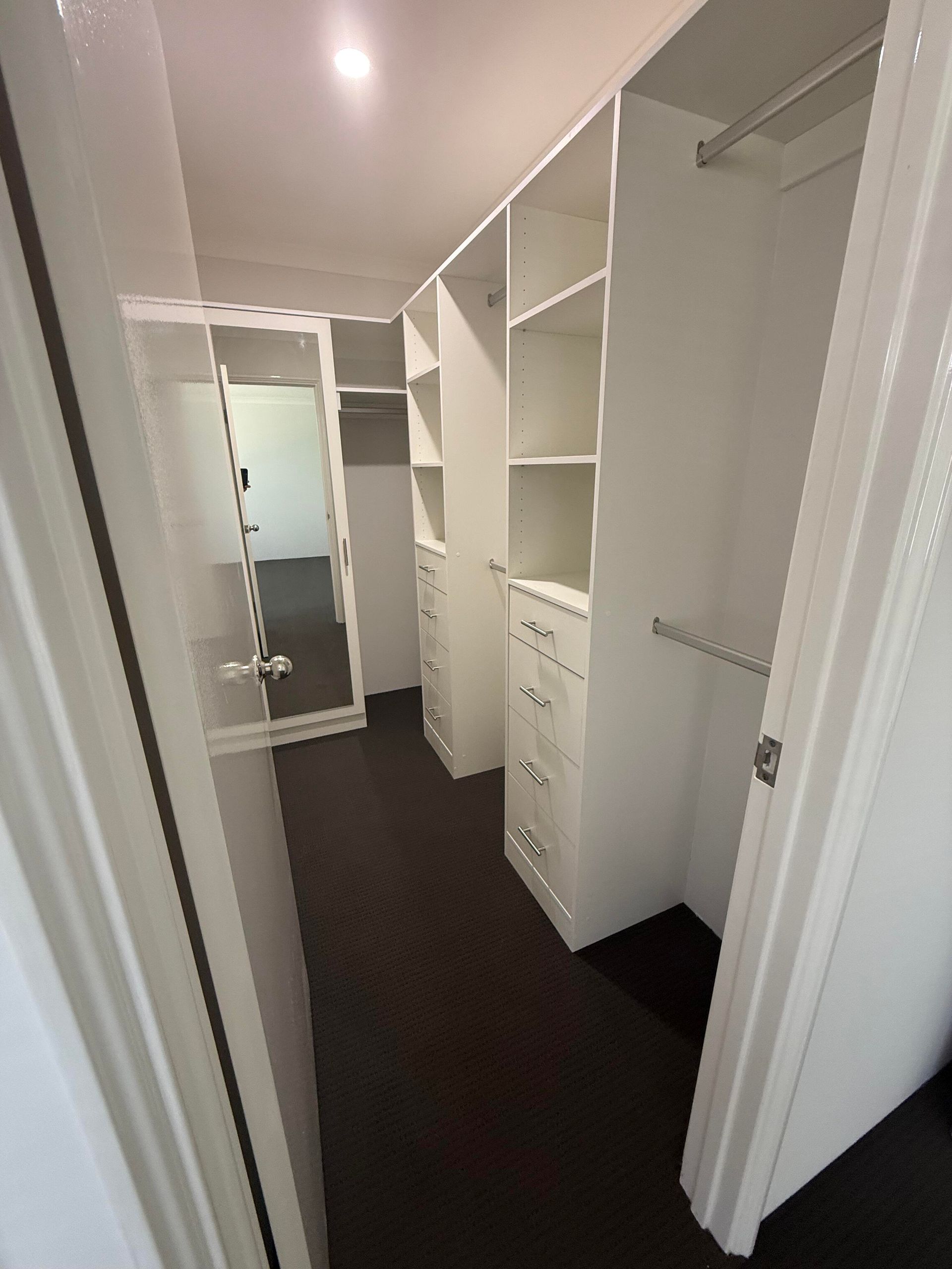 Walk-In Wardrobes & Walk In Robe Fit Outs Perth | Uzit