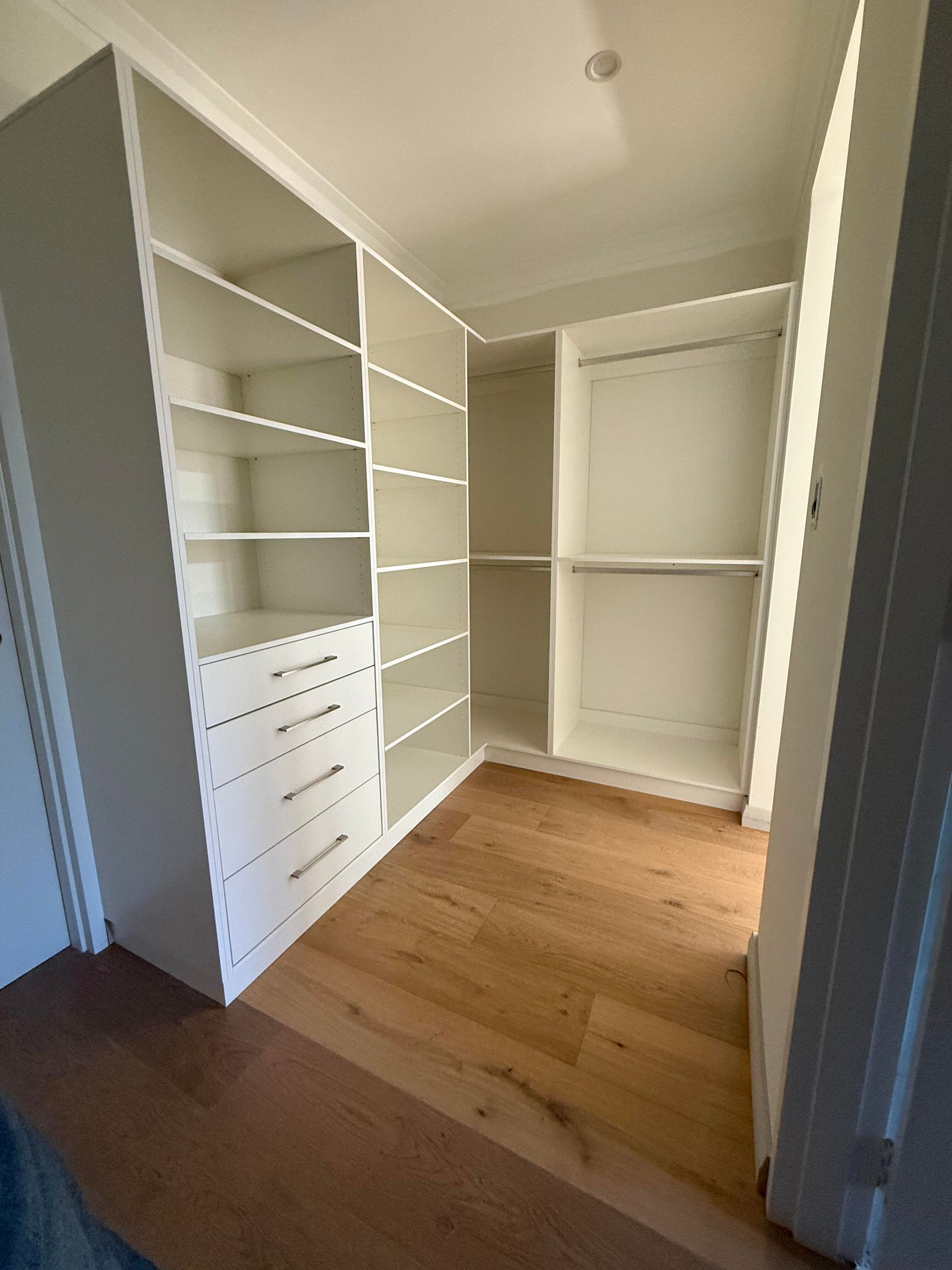 Walk-In Wardrobes & Walk In Robe Fit Outs Perth | Uzit