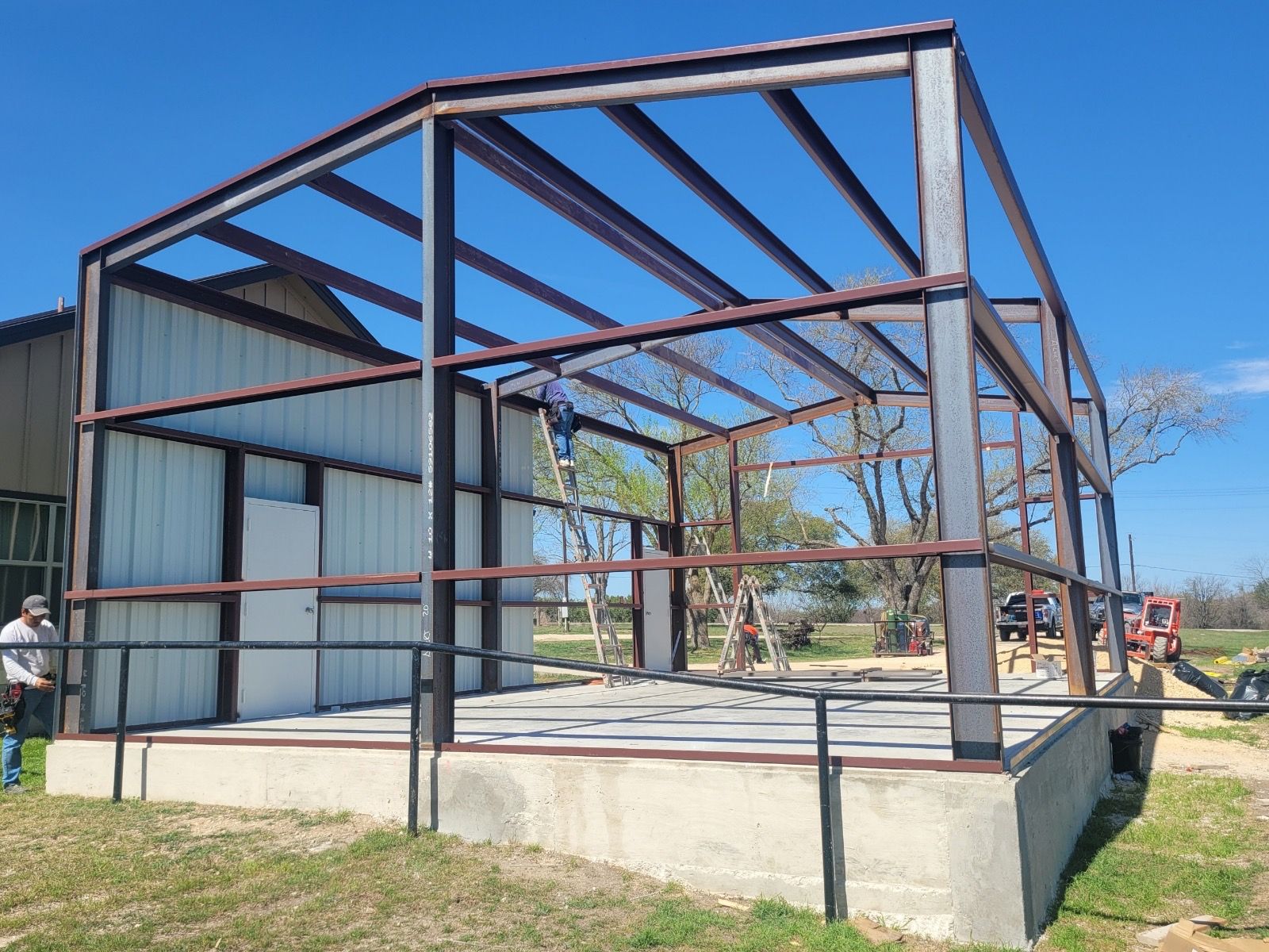 Step-by-Step Guide to the Steel Building Construction Process